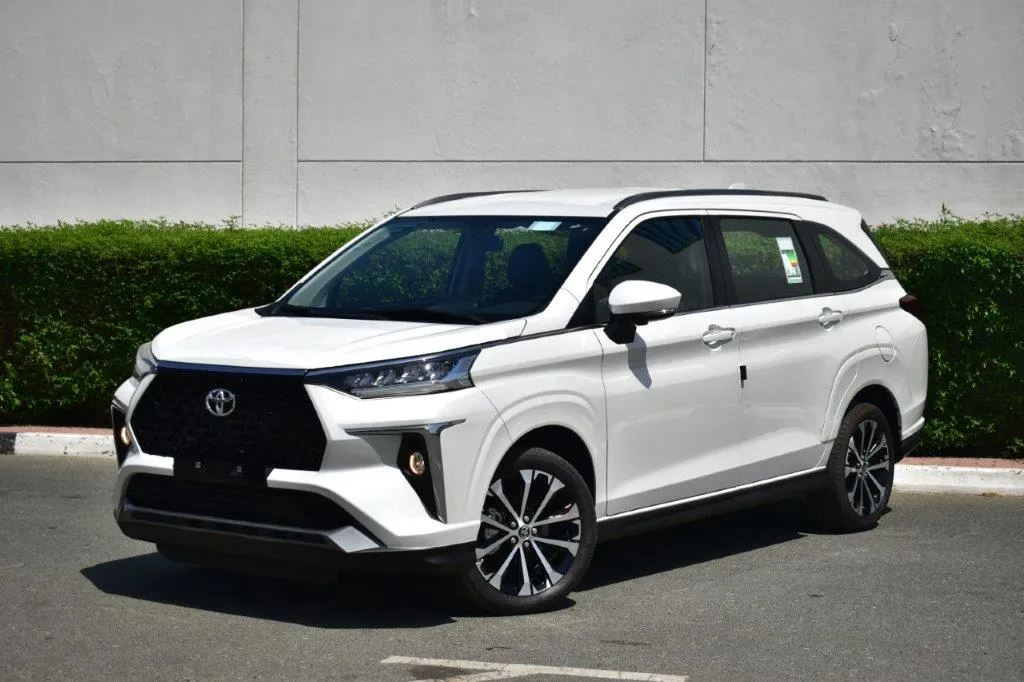 Nên chọn Hyundai Stargazer X hay Toyota Veloz Cross Top trên đường đua ...